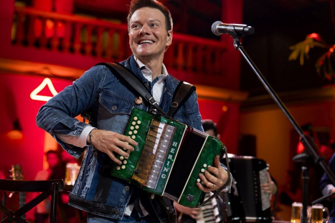 Nosso Natal 2025: Michel Teló fará show gratuito na Esplanada | DELIO ...
